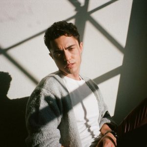 Darren Charles Barnet Biography, Age, Height, Family, Wife & Net Worth